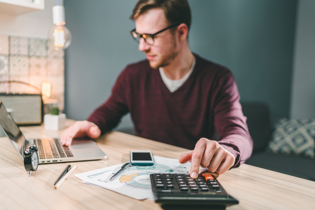 How Outsourcing Payroll Processing Affects Money Movement